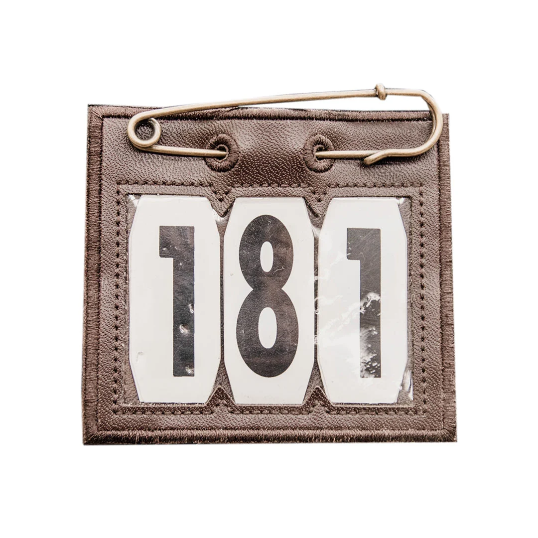 Nummerlapp Kentucky med säkerhetsnål - Stigsbergs Gård